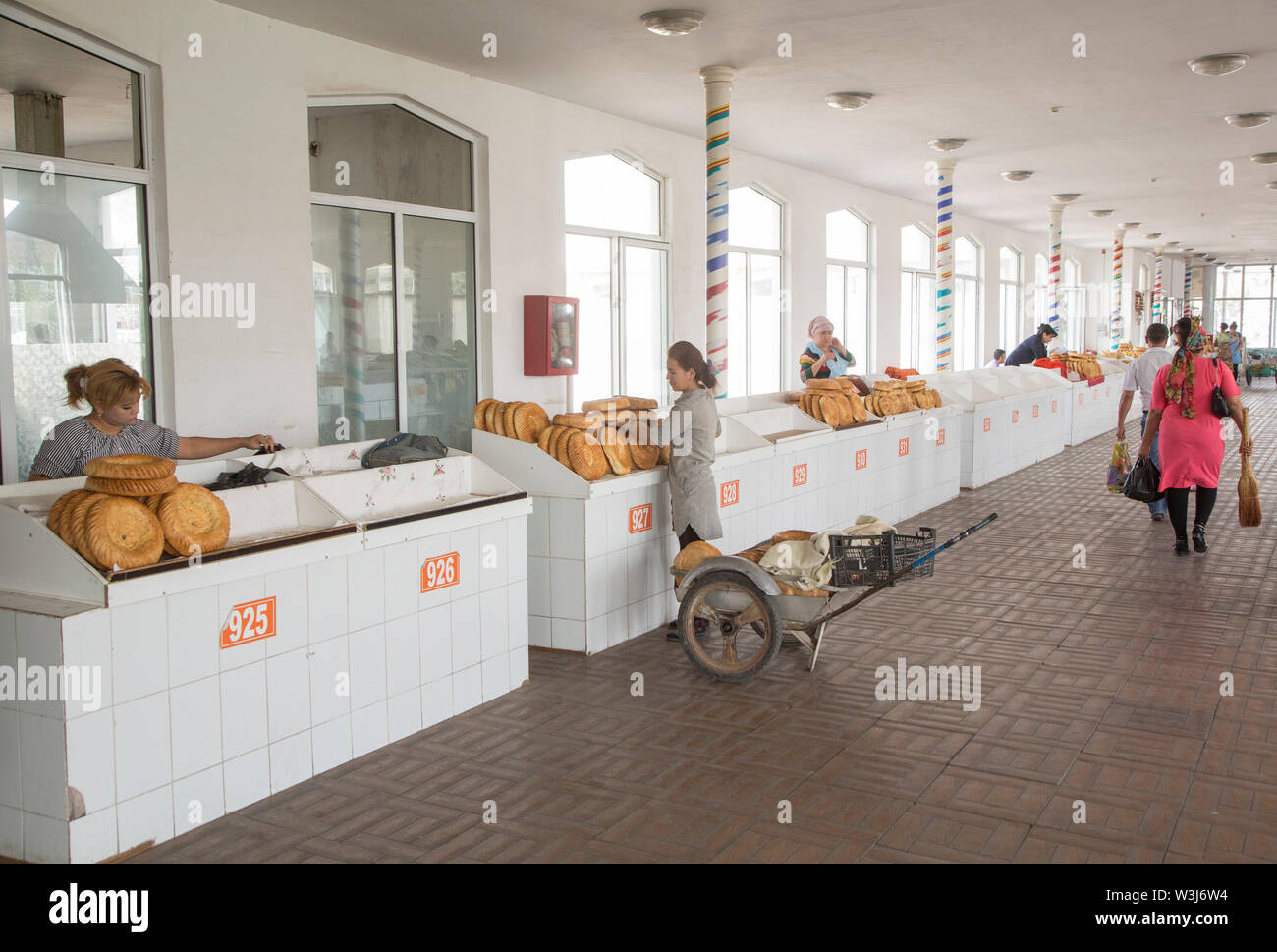 Tashkent chorsu bread hi-res stock photography and images - Alamy