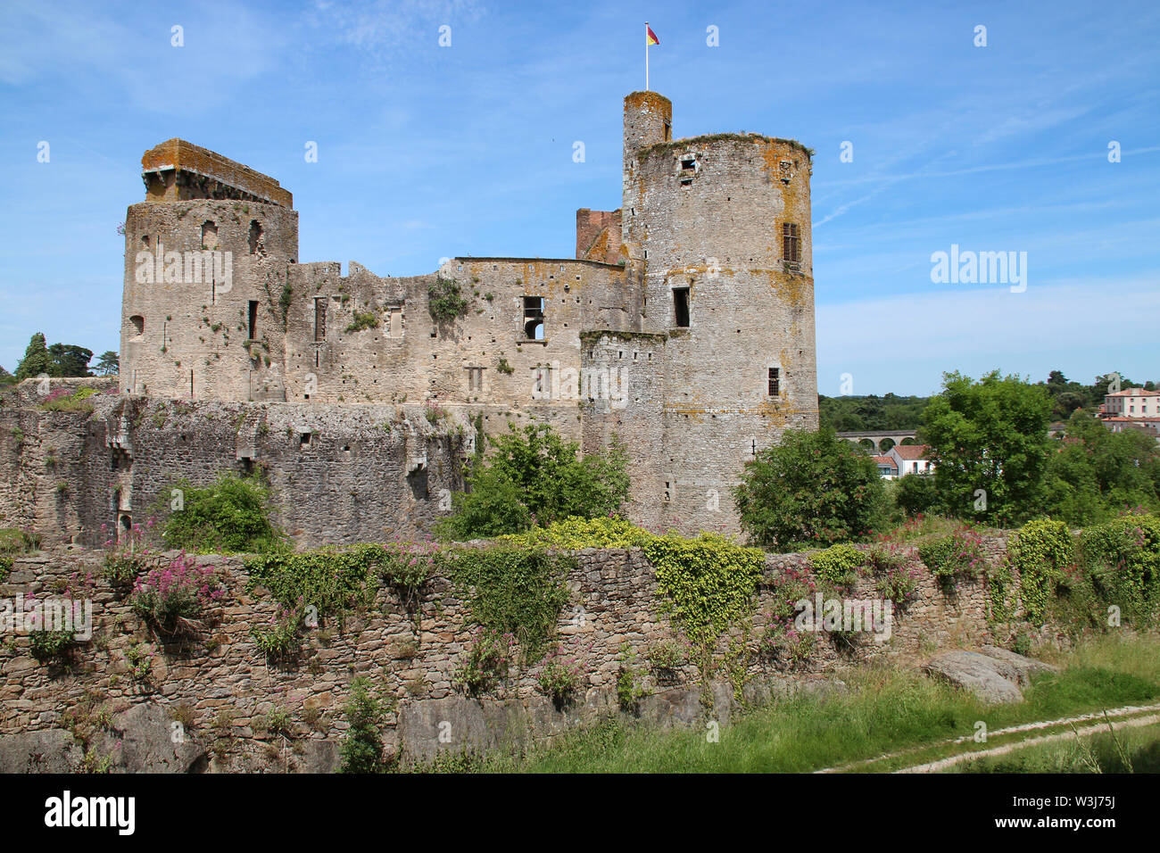 medieval castle in clisson (france Stock Photo - Alamy