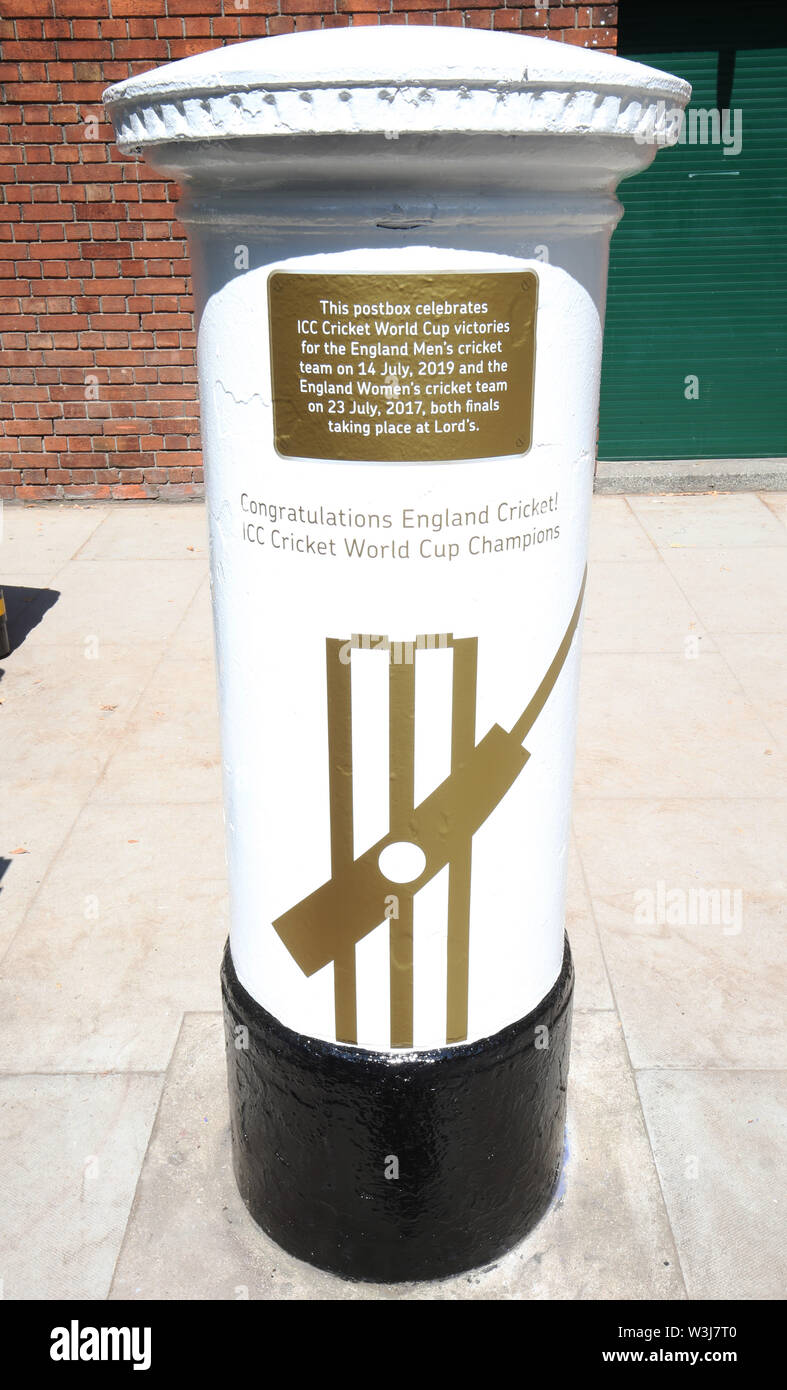 Celebration england winning cricket world cup outside lords cricket ...