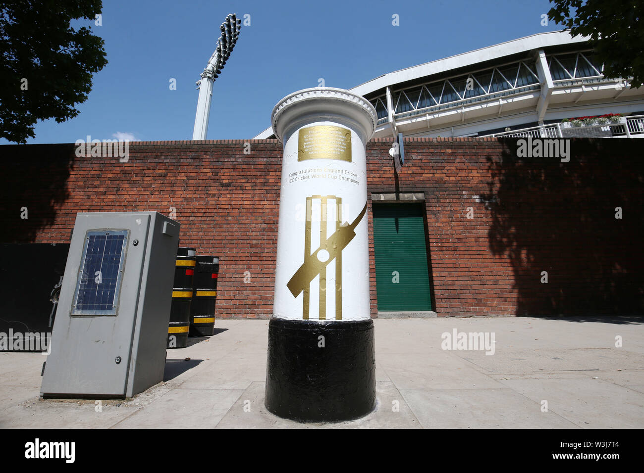 Celebration england winning cricket world cup outside lords cricket ...