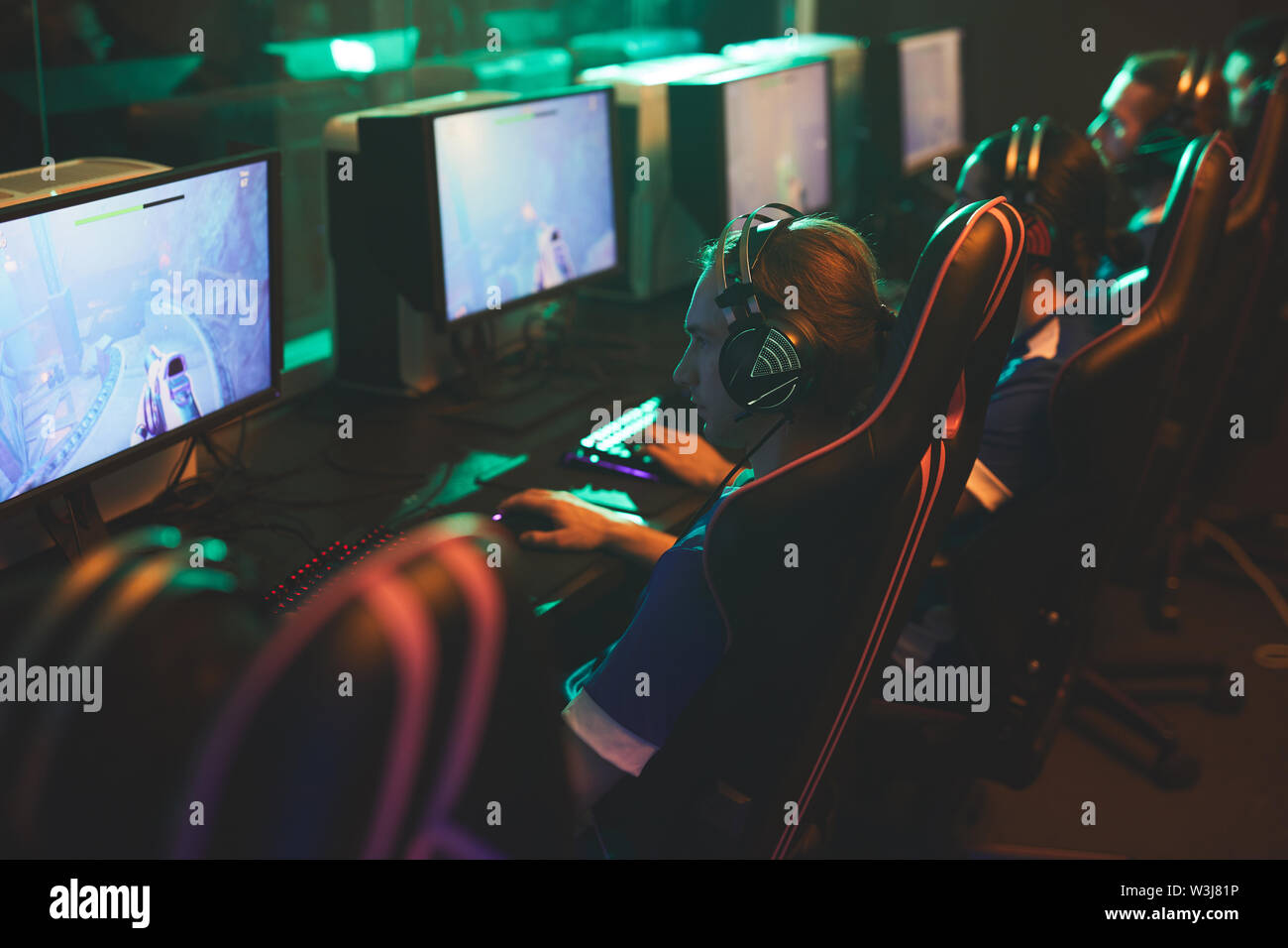 Gaming chairs hi-res stock photography and images - Alamy
