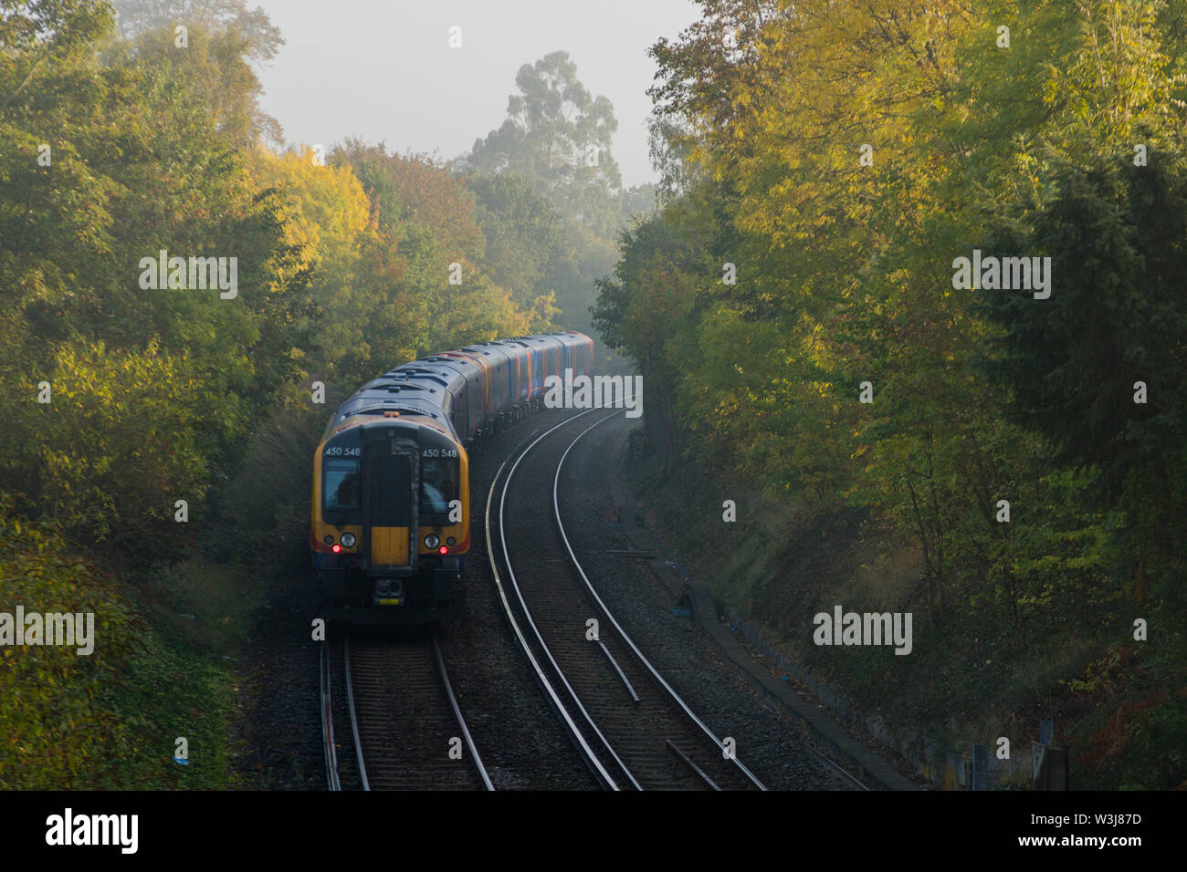 Farnham station hi-res stock photography and images - Alamy