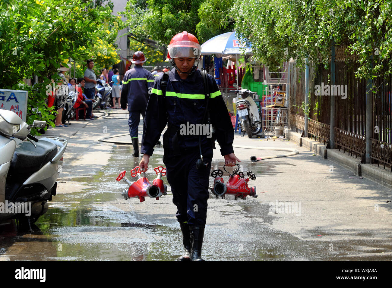 Blue uniform hi-res stock photography and images - Alamy