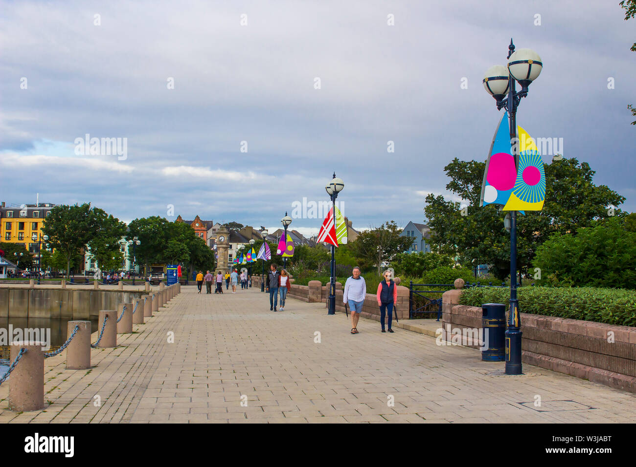Heavey steel chains hi-res stock photography and images - Alamy