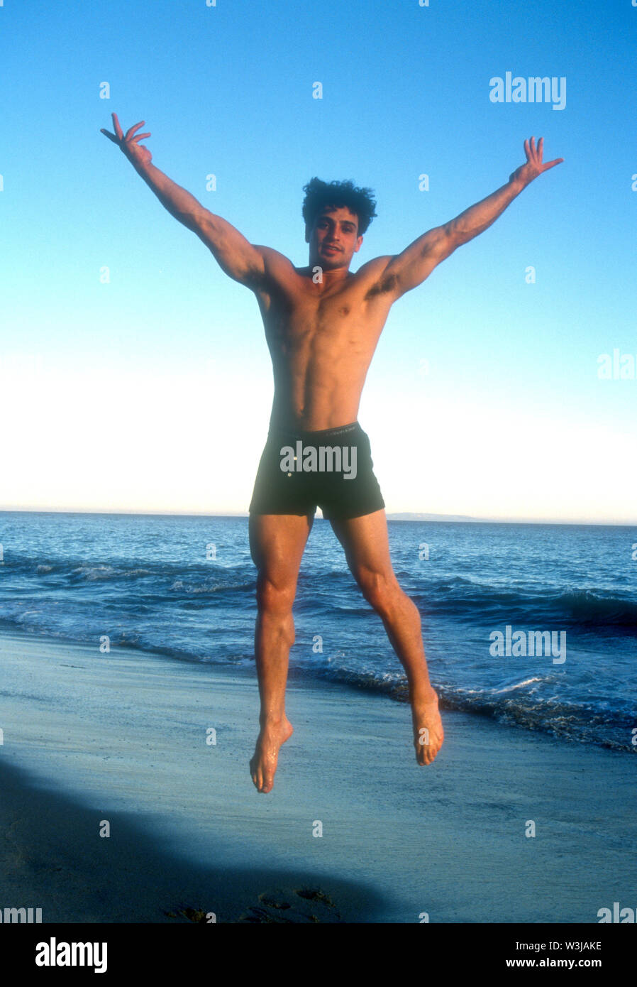 Malibu, California, USA 27th September 1994 (Exclusive) Acrobat/artist ...