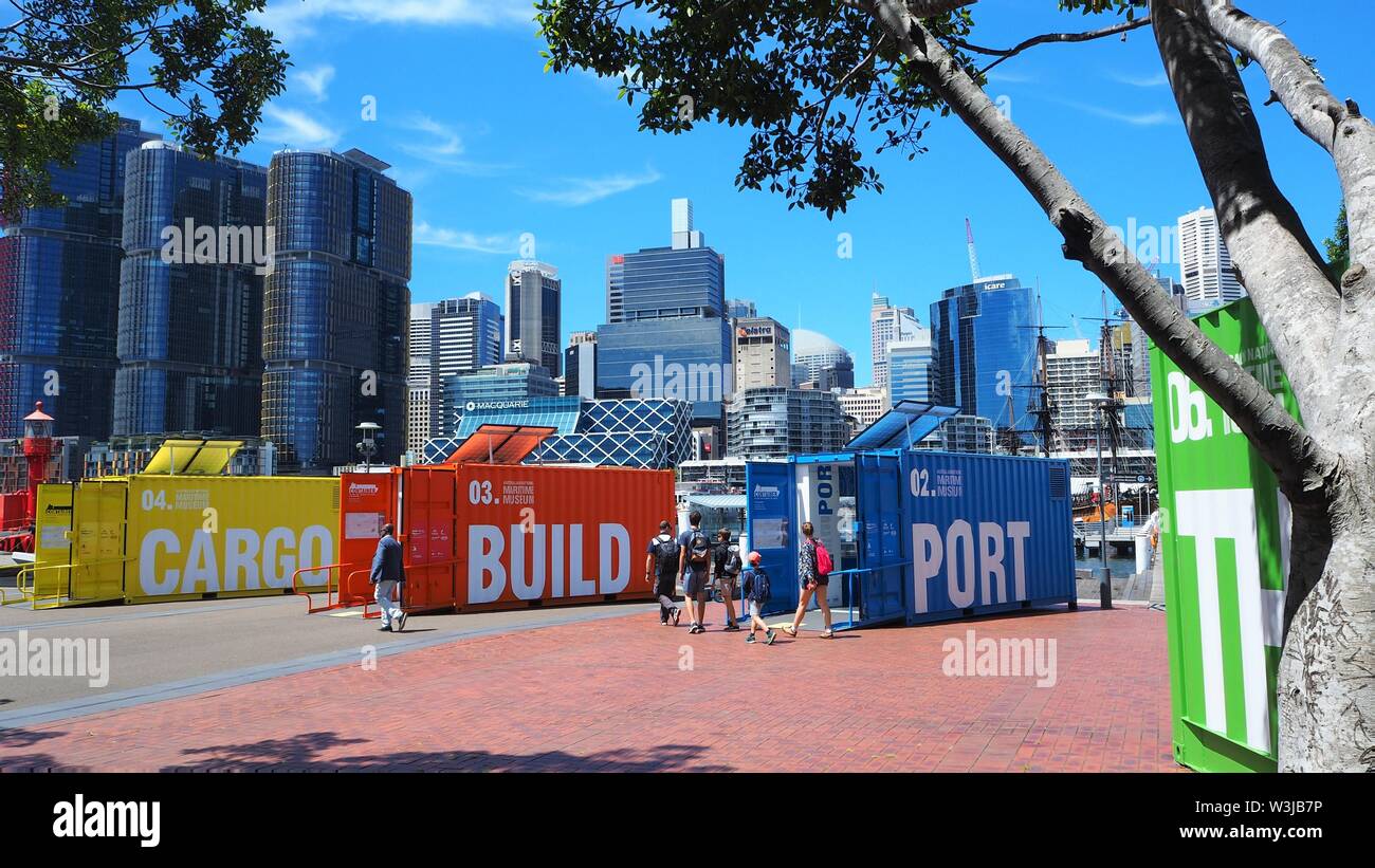 Office containers hi-res stock photography and images - Alamy