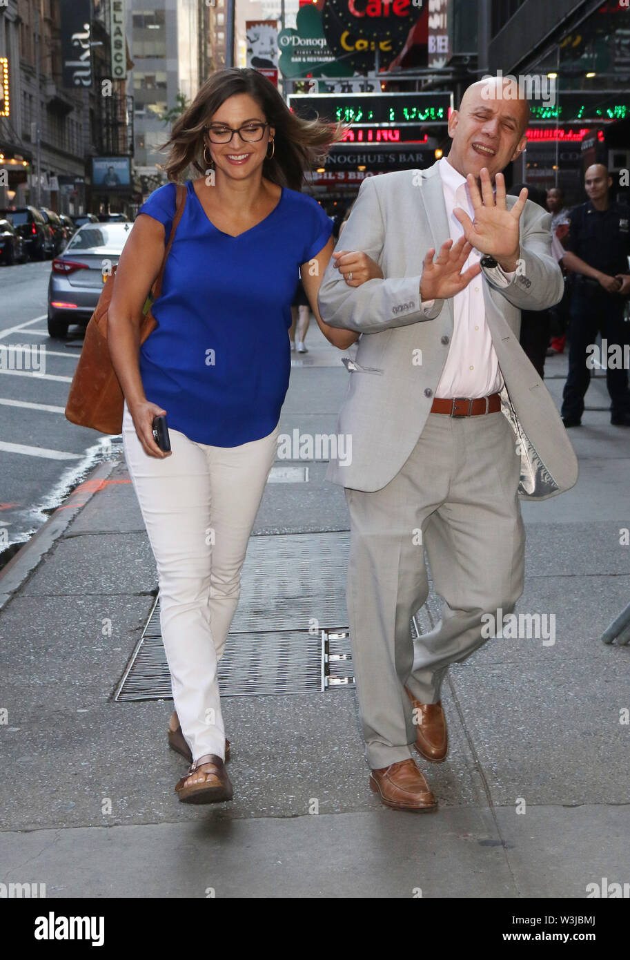 Paula faris hi-res stock photography and images - Alamy
