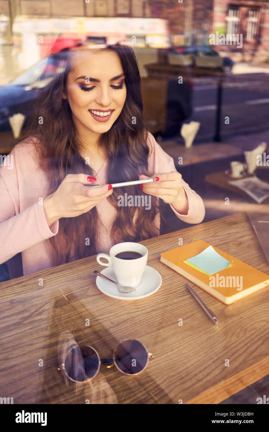Social media picture hi-res stock photography and images - Alamy