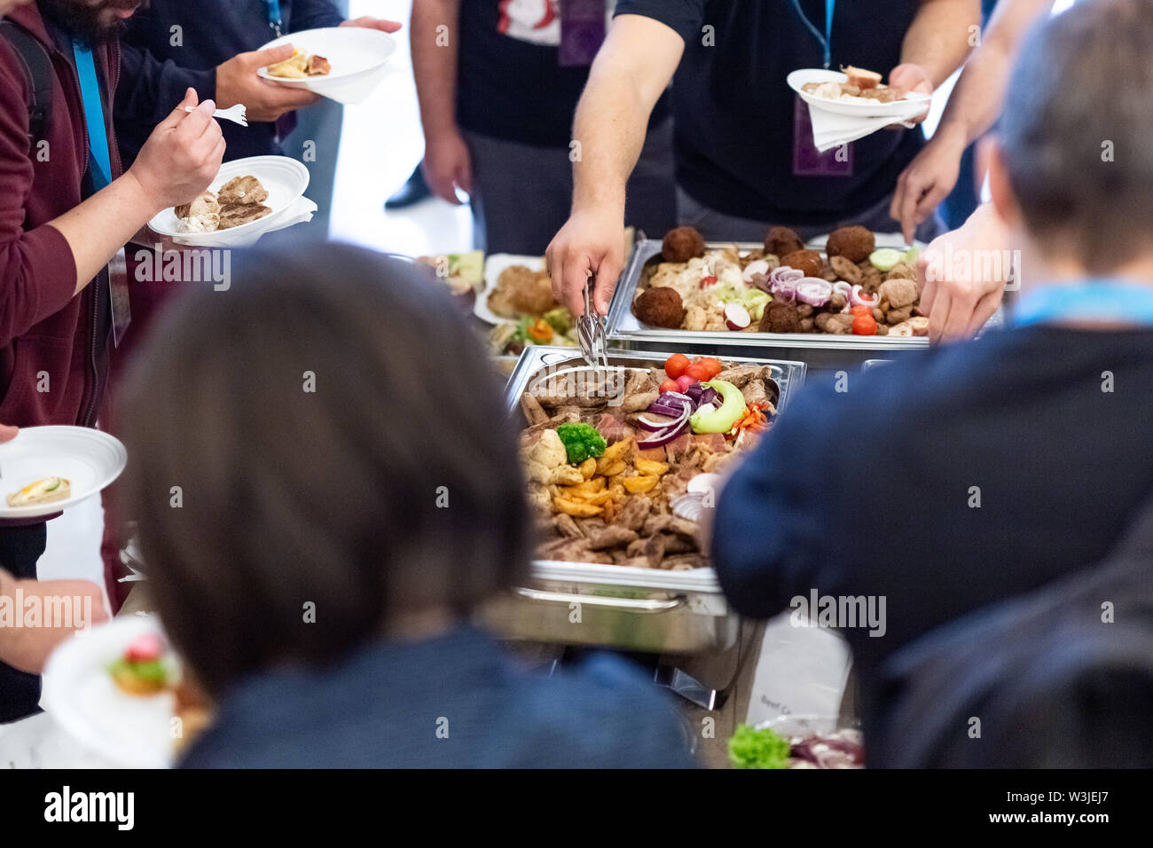 Scooping food buffet food restaurant hi-res stock photography and ...