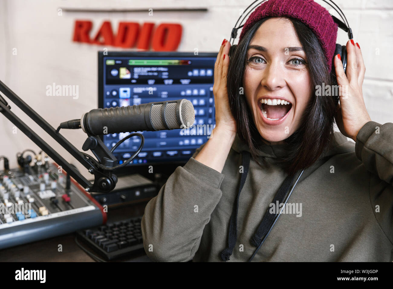 Woman radio host hi-res stock photography and images - Alamy