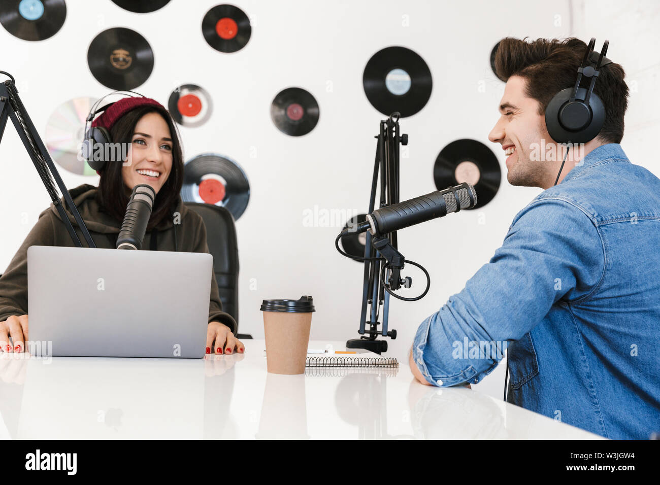 Radio host interviewing a guest hi-res stock photography and images - Alamy
