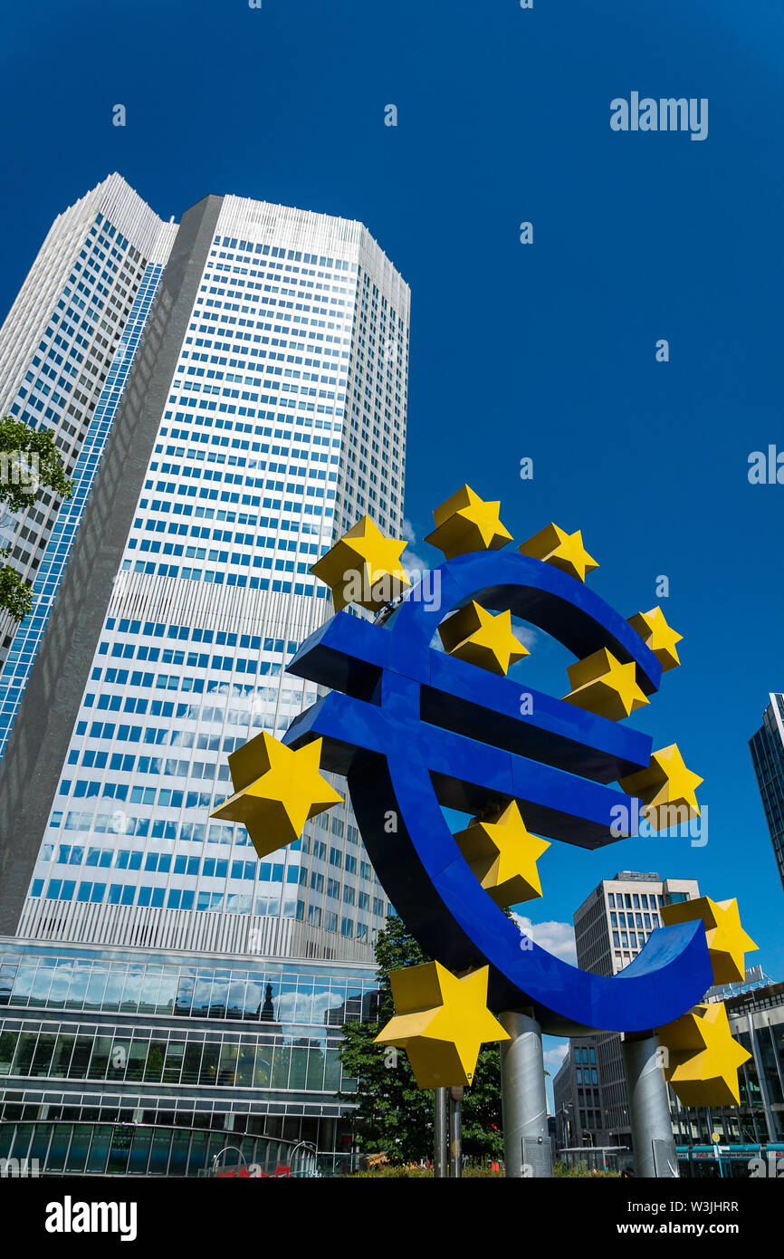 Symbol of euro hi-res stock photography and images - Alamy