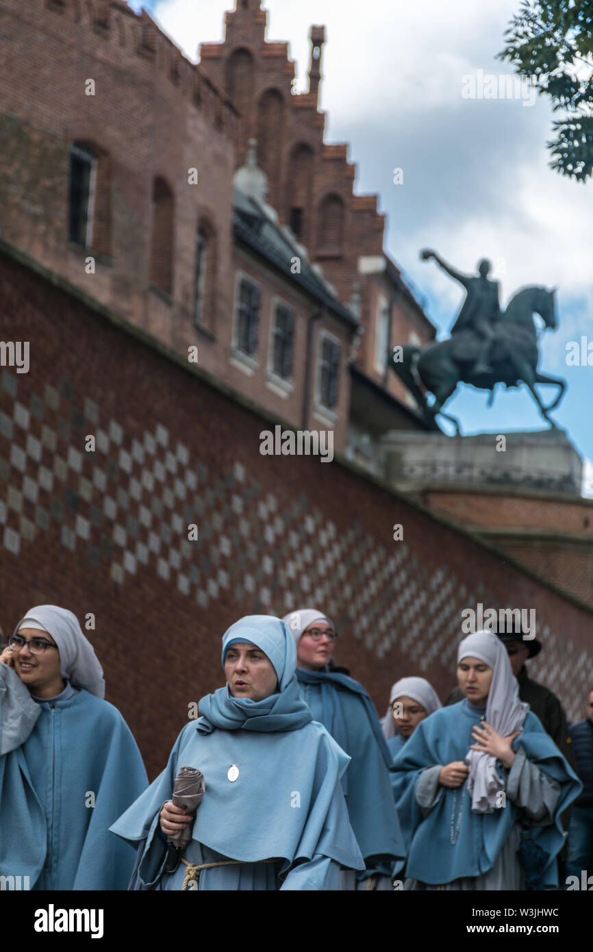 Catholic nuns walking in poland hi-res stock photography and images - Alamy