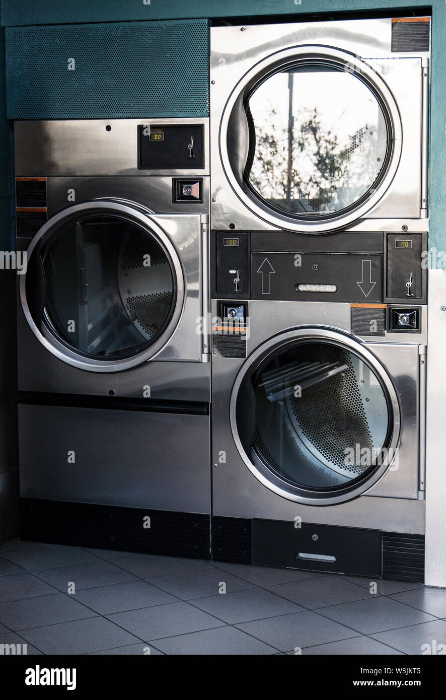 Washing clothes in public hi-res stock photography and images - Alamy