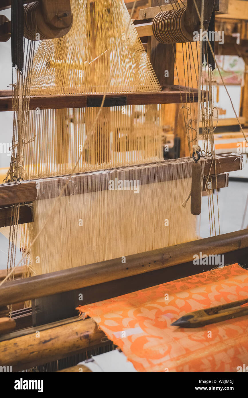 Harness loom hi-res stock photography and images - Alamy