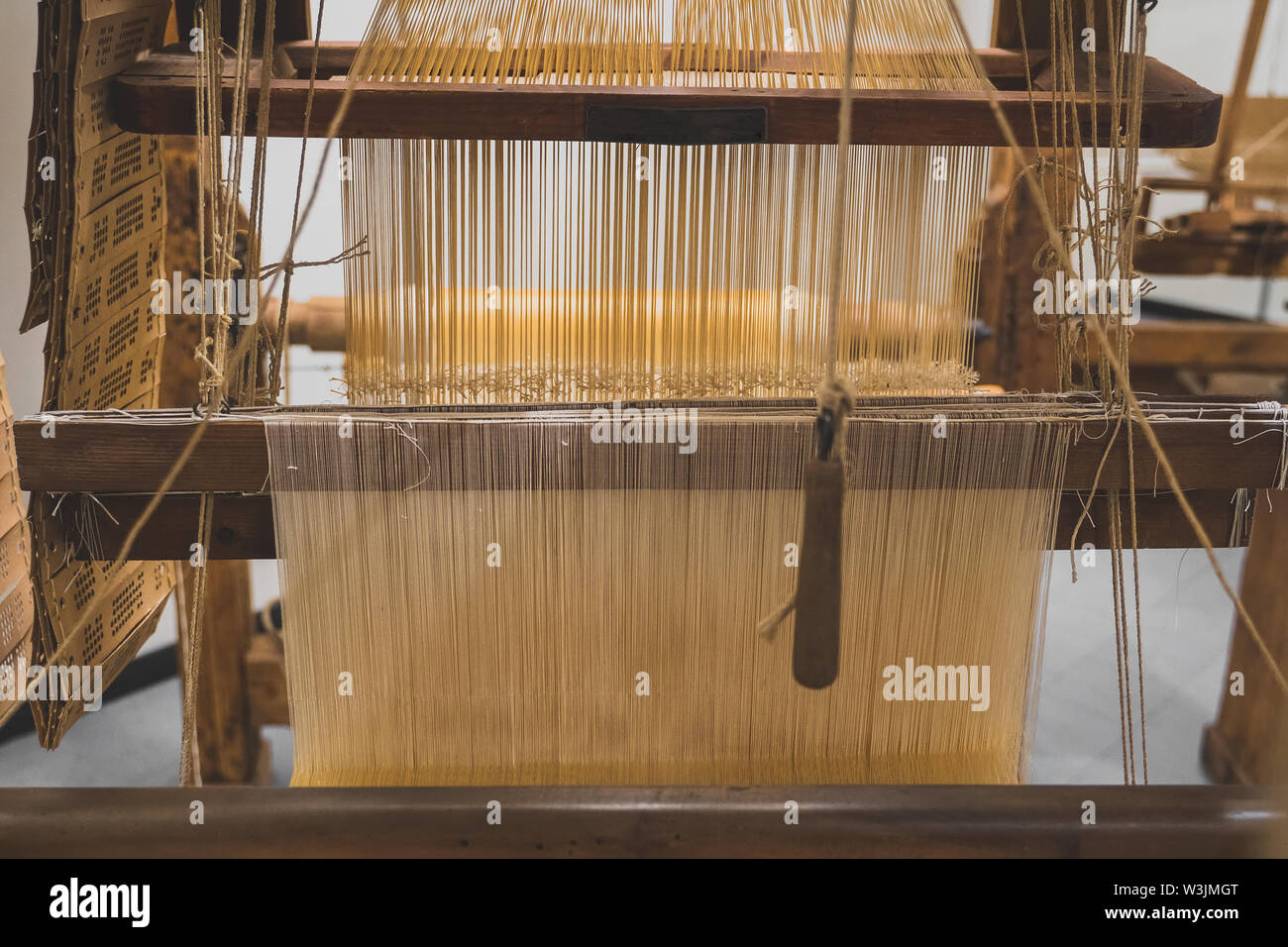 Harness loom hi-res stock photography and images - Alamy