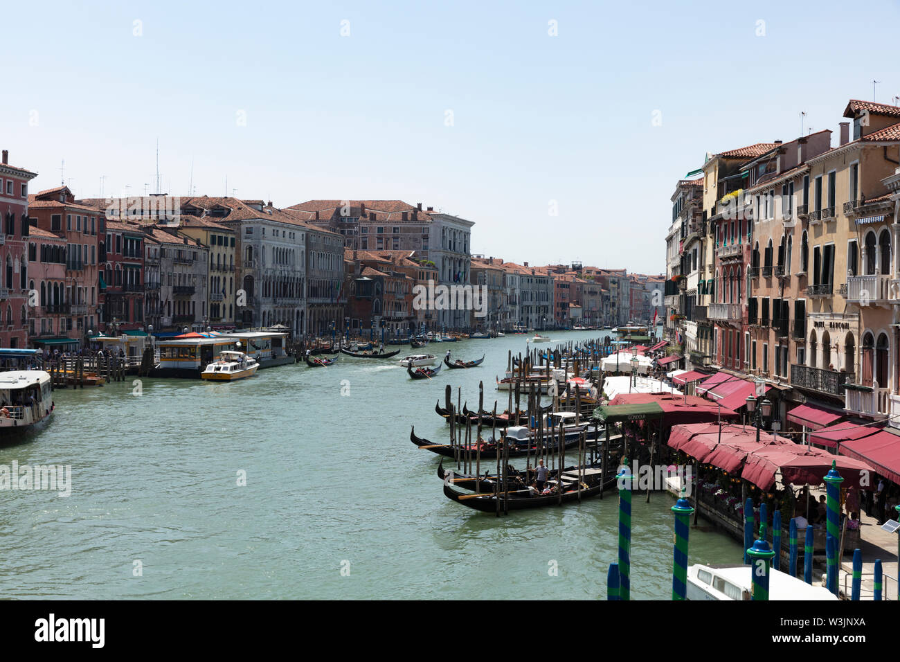 Venice gondola grand canal hi-res stock photography and images - Alamy