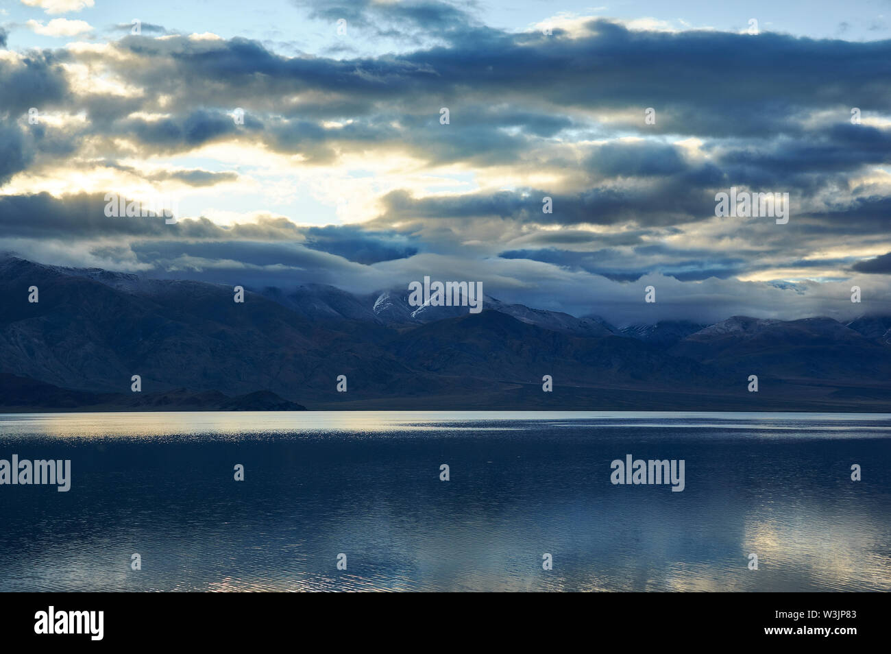 Tolbo Nuur Lake in Mongolia, landscapes of Western Mongolia, Asia ...