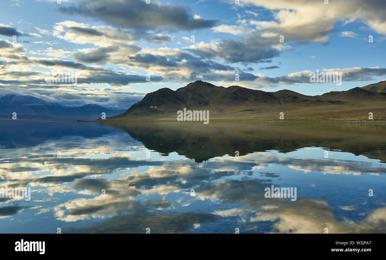 Tolbo Nuur Lake in Mongolia, landscapes of Western Mongolia, Asia ...
