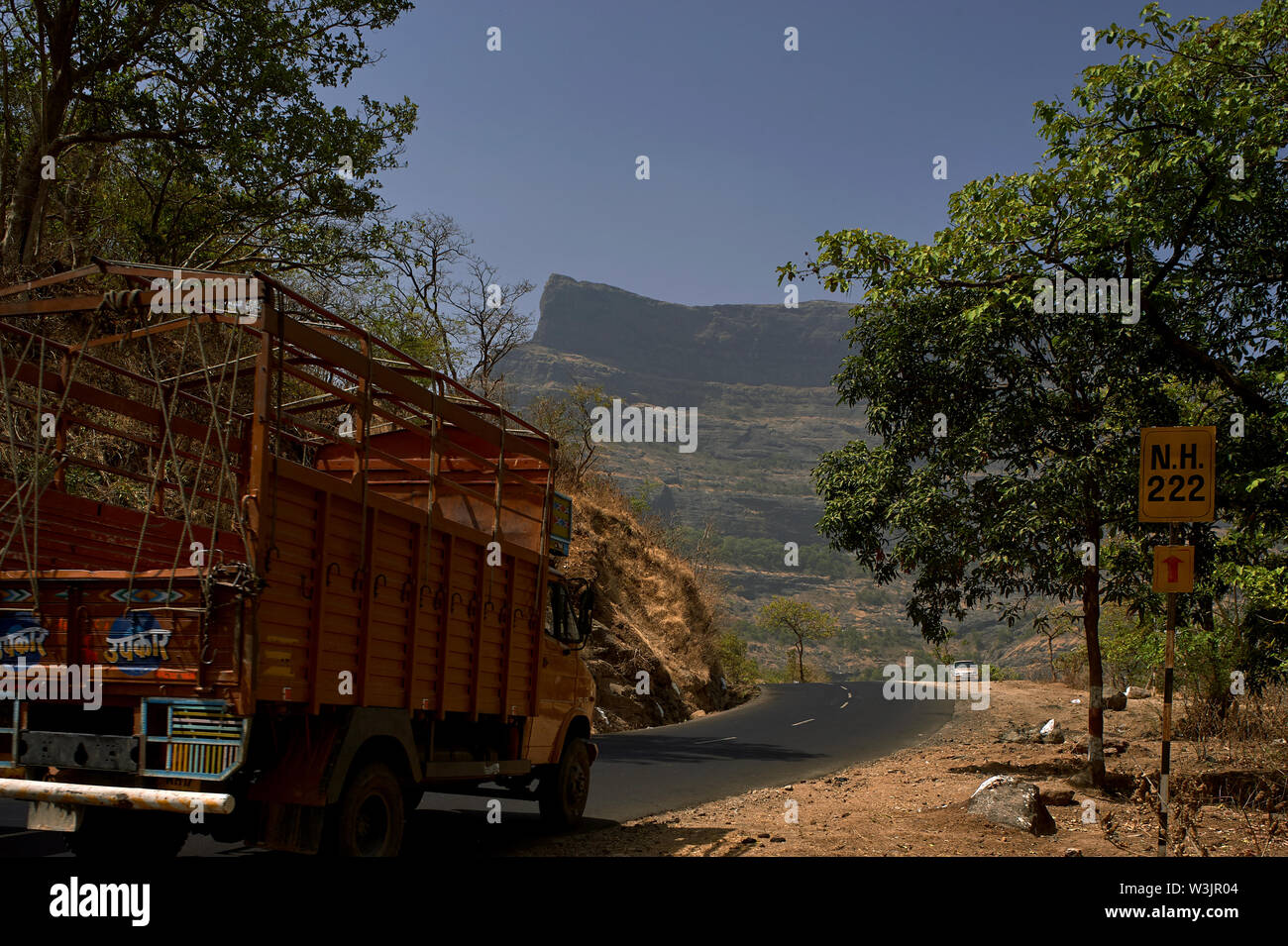 13-May-2009 "favour" written on mini truck Kalyan Nirmal Highway (NH ...