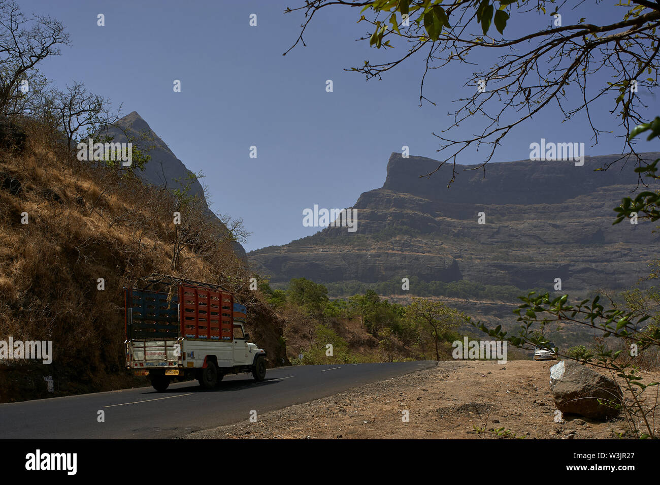 13-May-2009 mini truck Kalyan Nirmal Highway (NH 222)Malshej ghat(pass ...