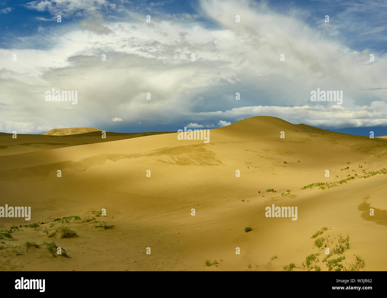 Mongolia. Sands Mongol Els, sandy dune desert, bright sunny day Stock ...