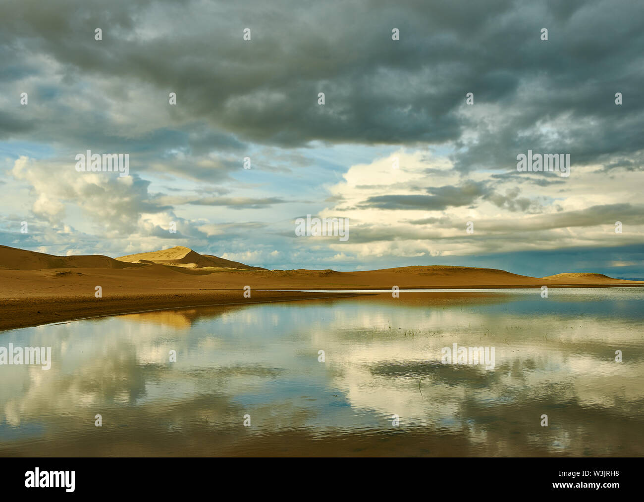 Mongolia. Sands Mongol Els, sandy dune desert, bright sunny day Stock ...