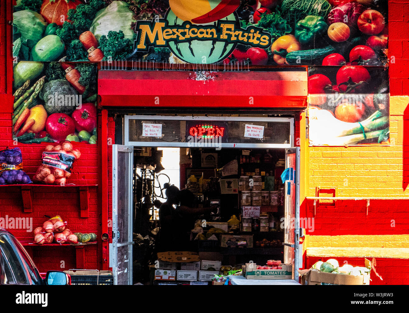 Mexican fruit stand hi-res stock photography and images - Alamy