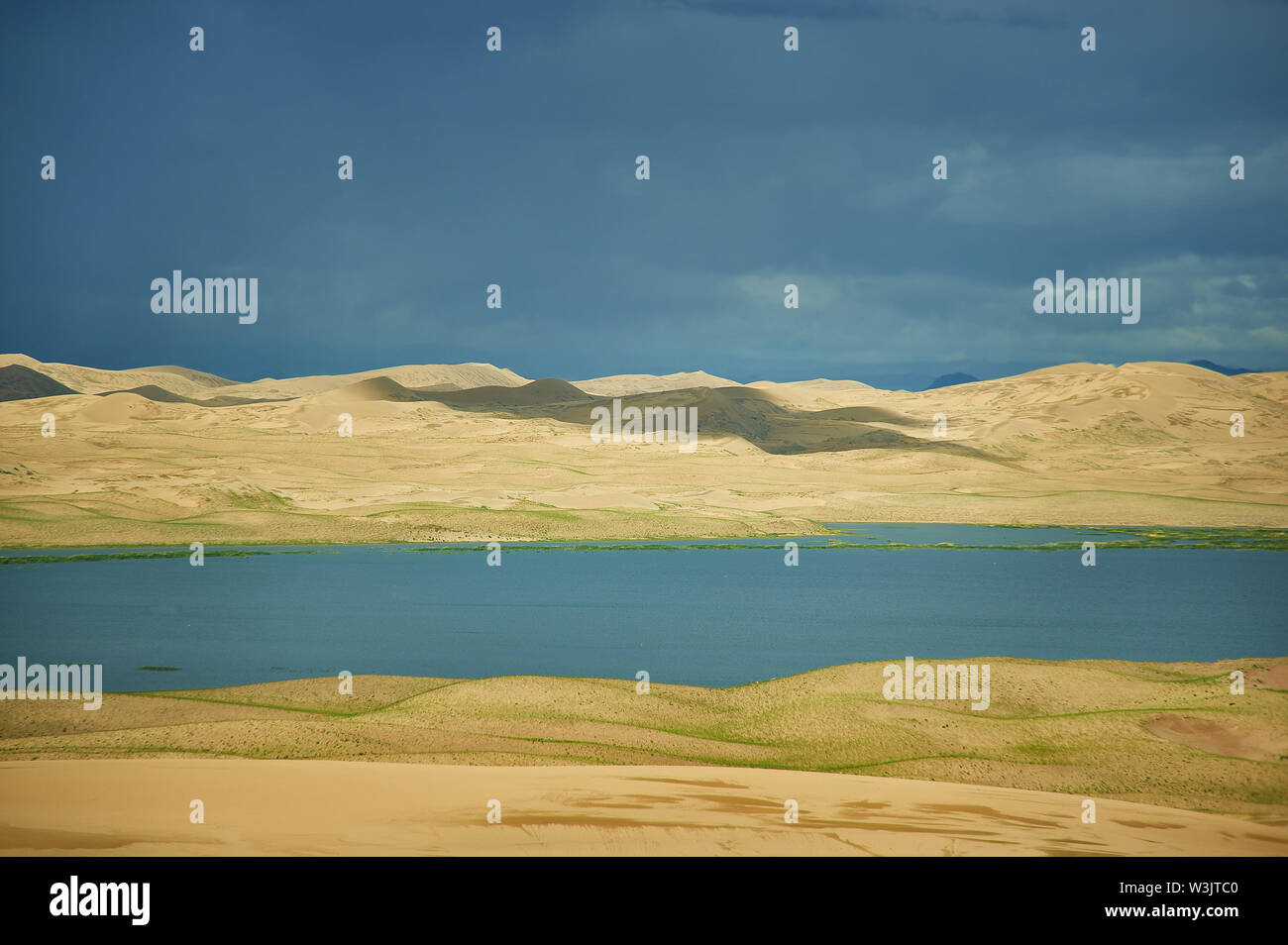 Mongol Els sand dunes of lake Durgen Nuur Stock Photo - Alamy