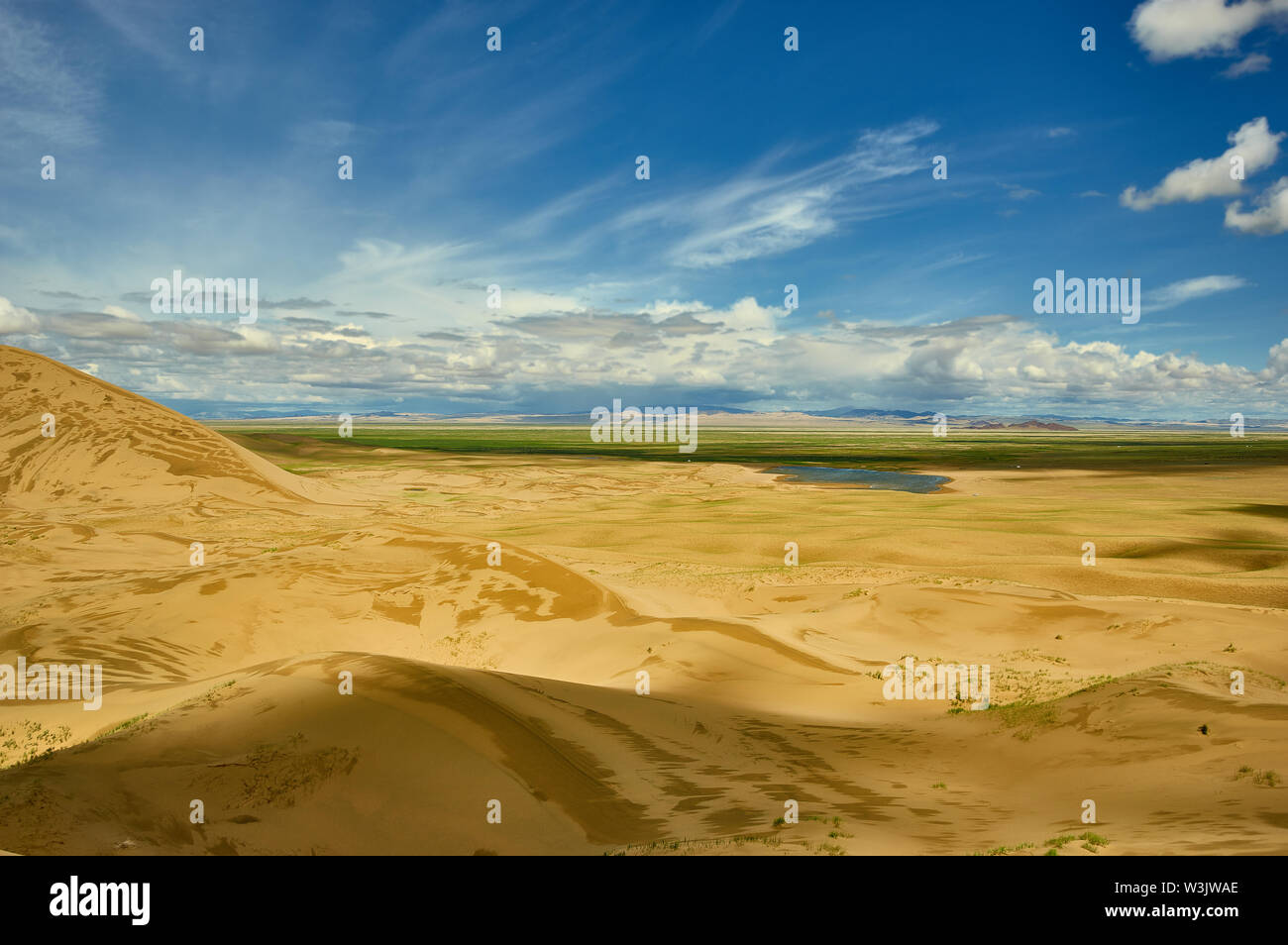 Mongolia. Sands Mongol Els, sandy dune desert, bright sunny day Stock ...