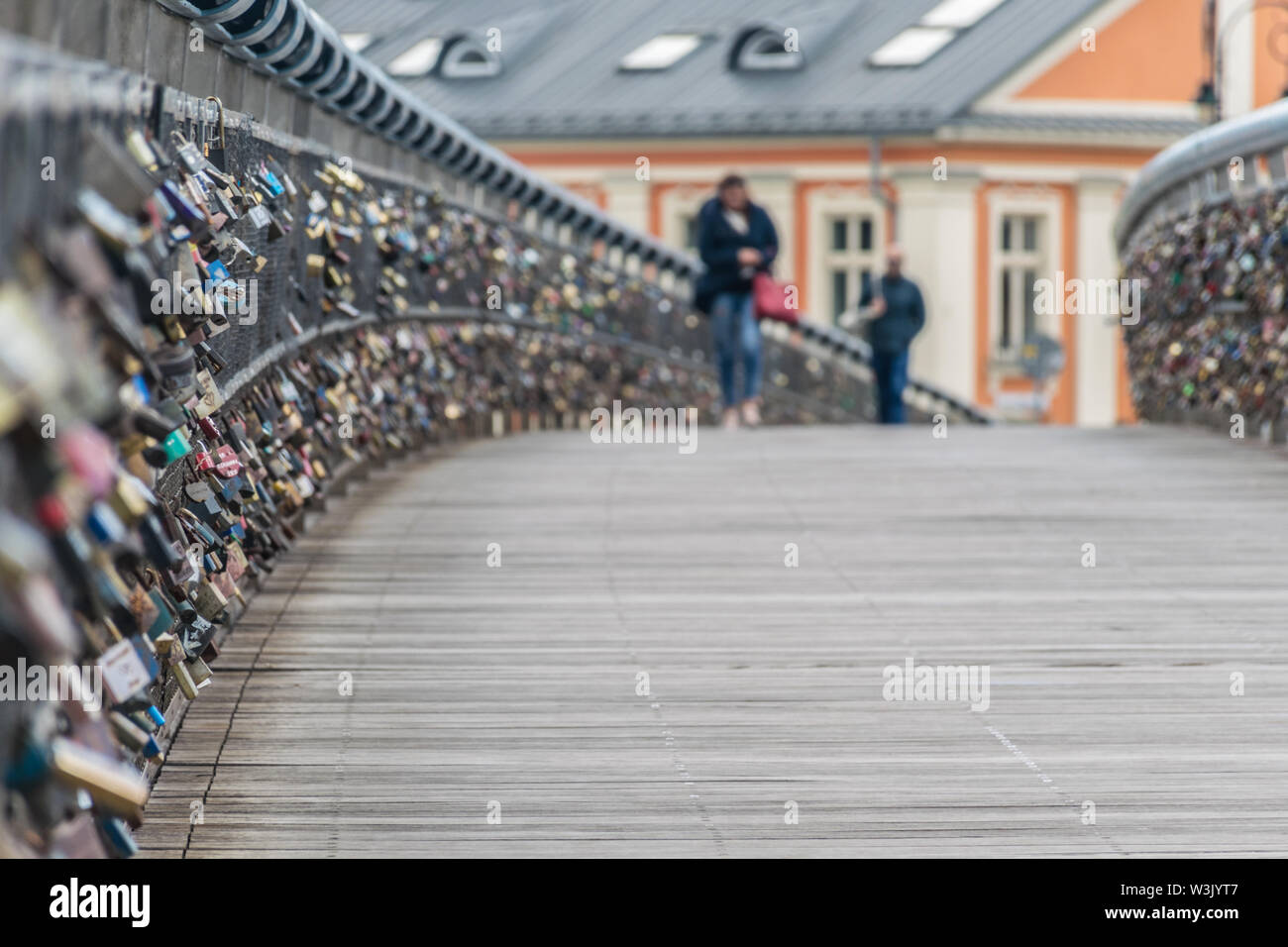 The horizontal perspective hi-res stock photography and images - Alamy