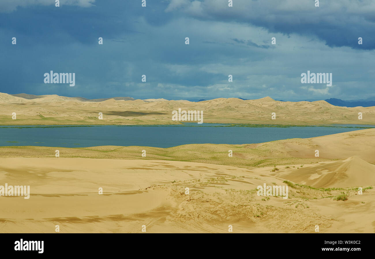 Mongol Els sand dunes of lake Durgen Nuur Stock Photo - Alamy