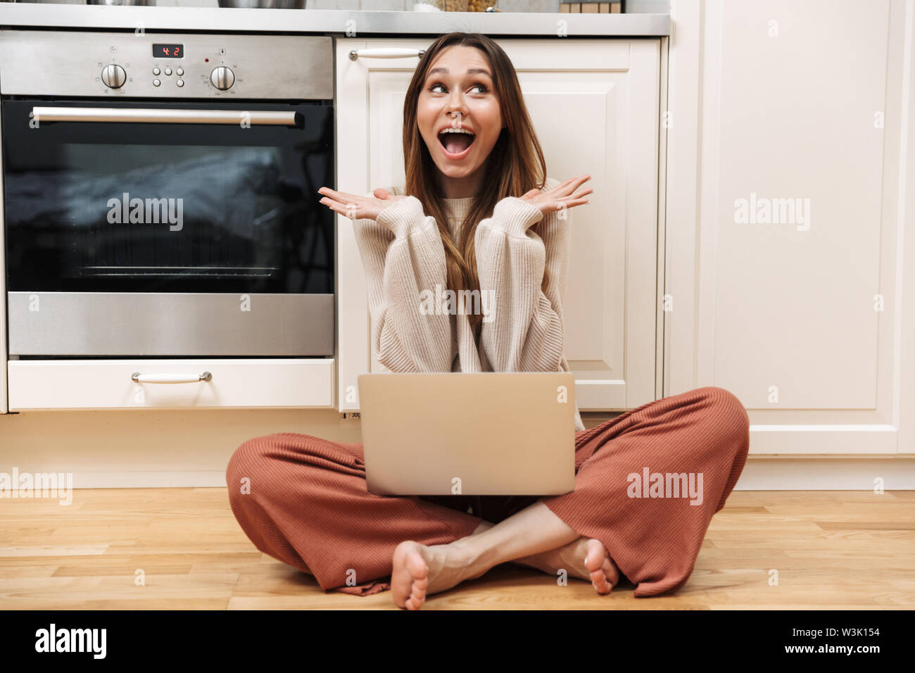 Laptop compter hi-res stock photography and images - Alamy