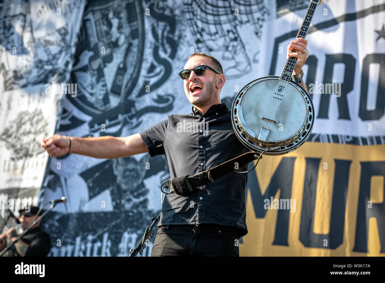 Celtic punk music hi-res stock photography and images - Alamy