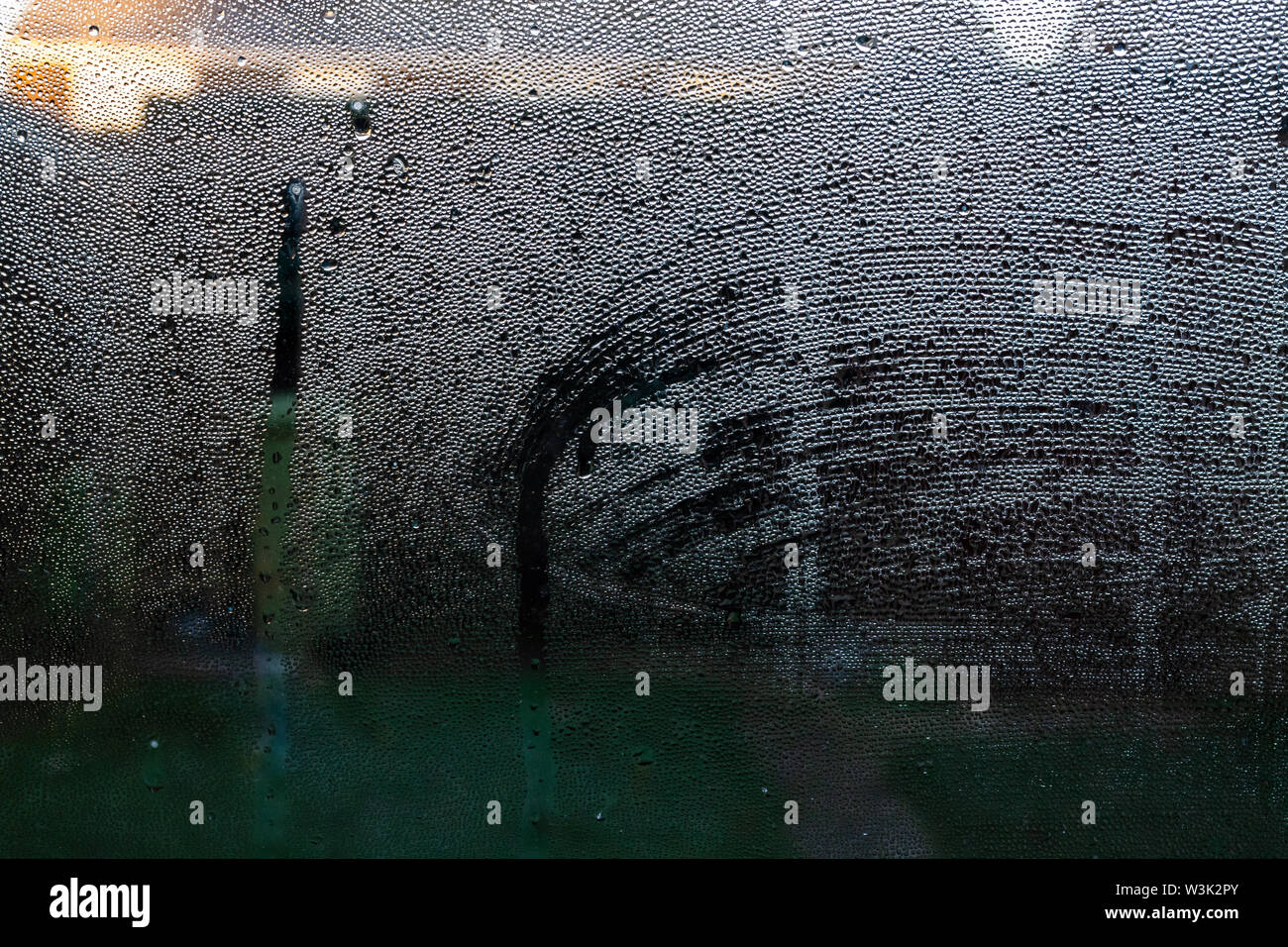 Condensation mirror hi-res stock photography and images - Alamy