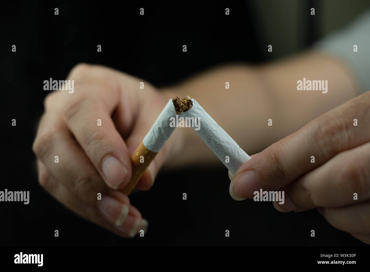 Cigarette crushing hi-res stock photography and images - Alamy
