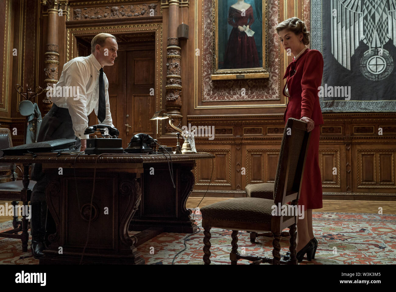 Jason Clarke and Rosamund Pike in the ©The Weinstein Company new movie ...