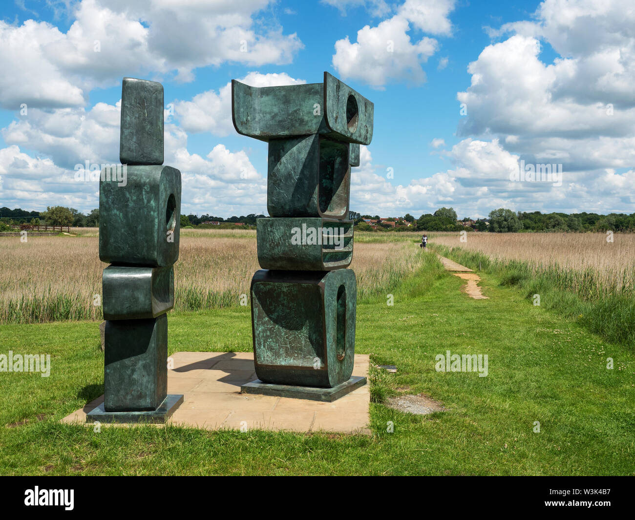 Barbara hepworth sculpture hi-res stock photography and images - Alamy