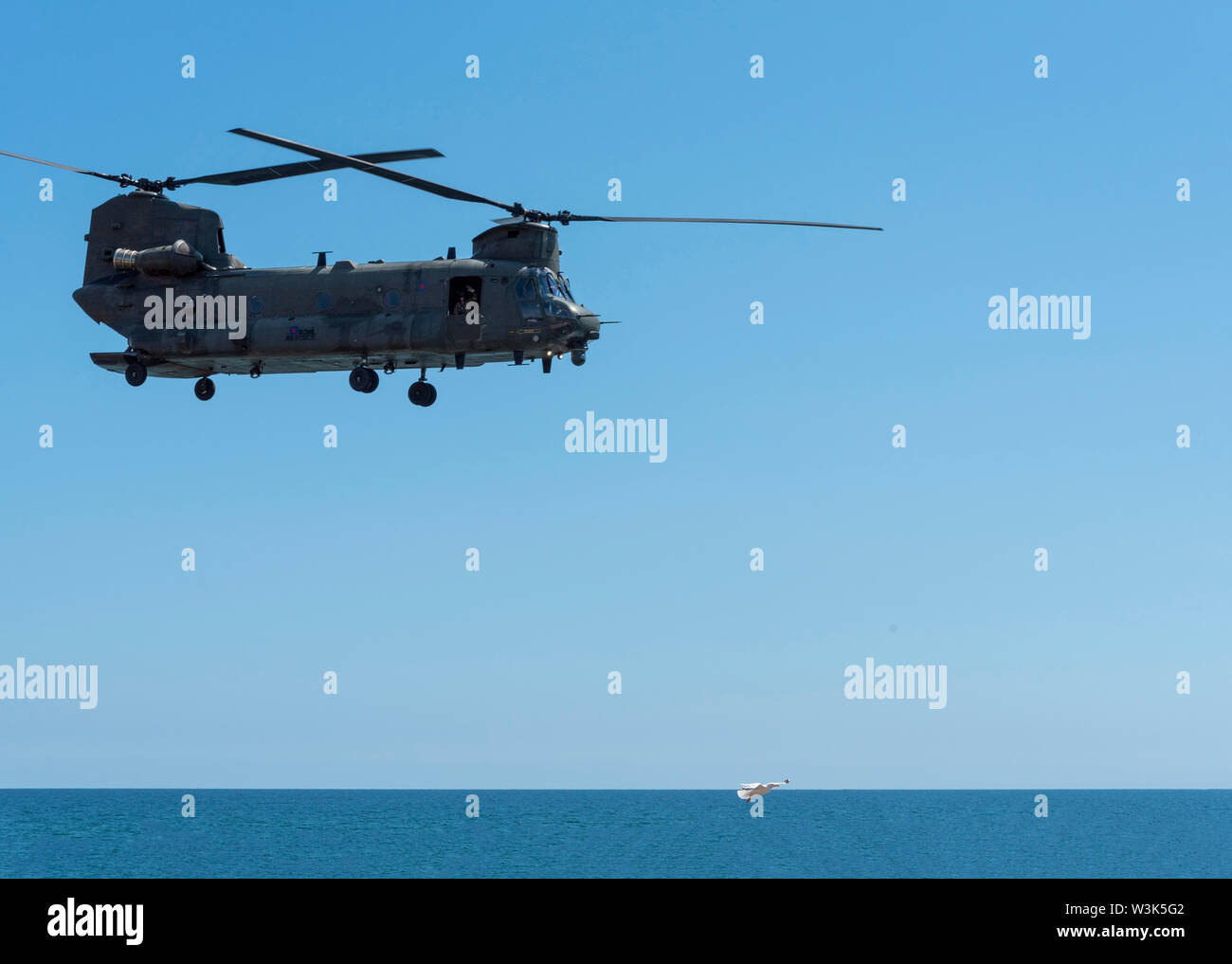 Heavy lift helicopter hi-res stock photography and images - Alamy