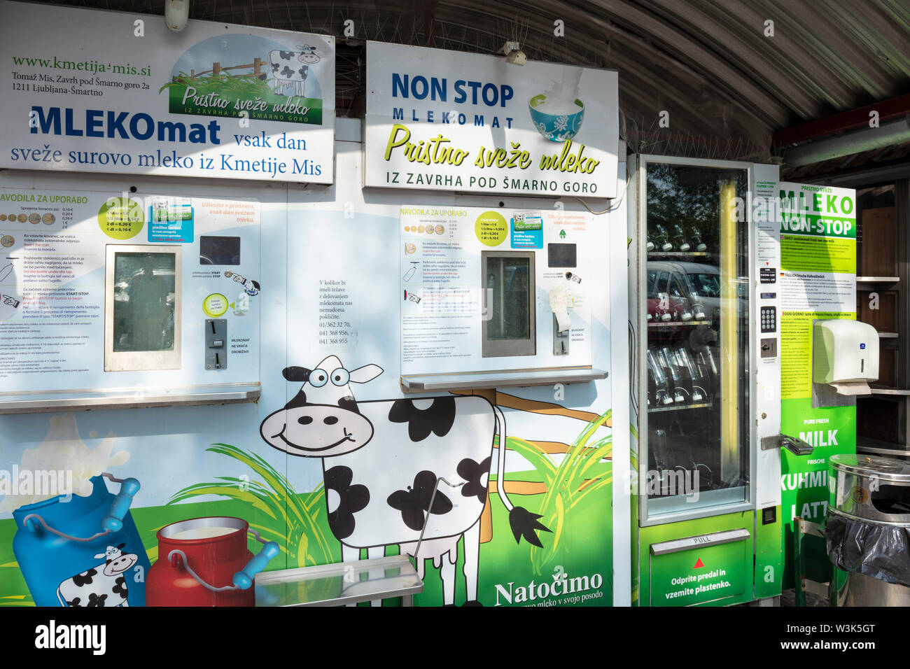 Milk vending machine hi-res stock photography and images - Alamy