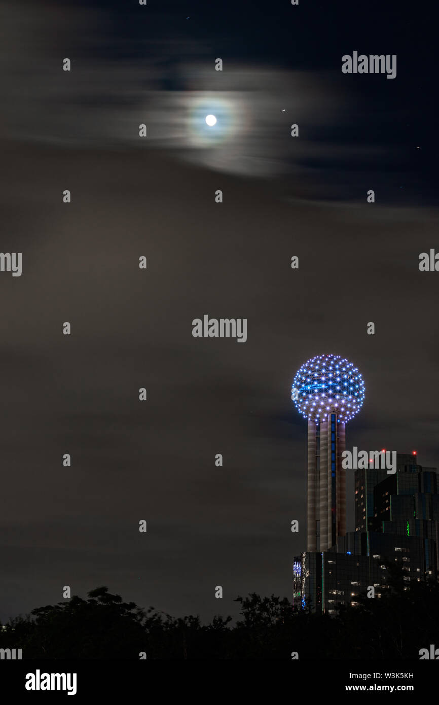 Tx Skyline At Night With Reunion Tower High Resolution Stock ...