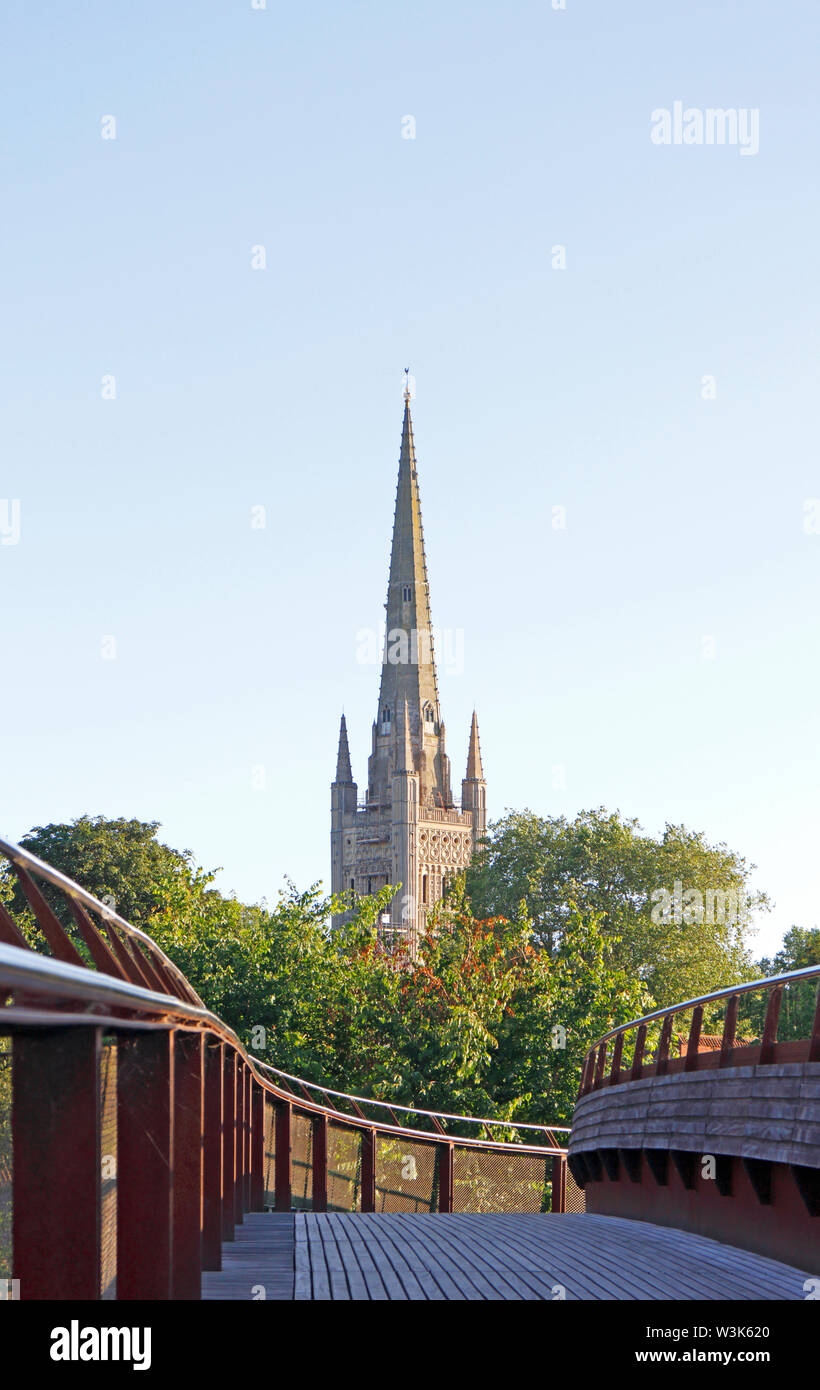 A view of the Norwich Cathedral spire from the Jarrold Bridge over the ...