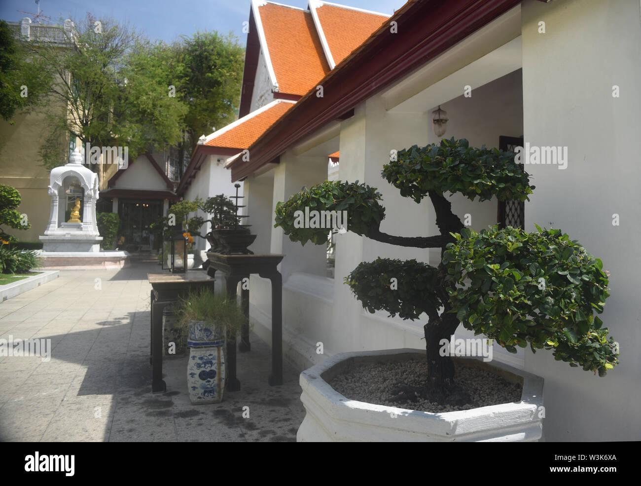 Devasathan, Brahmin temple, Bangkok Stock Photo - Alamy