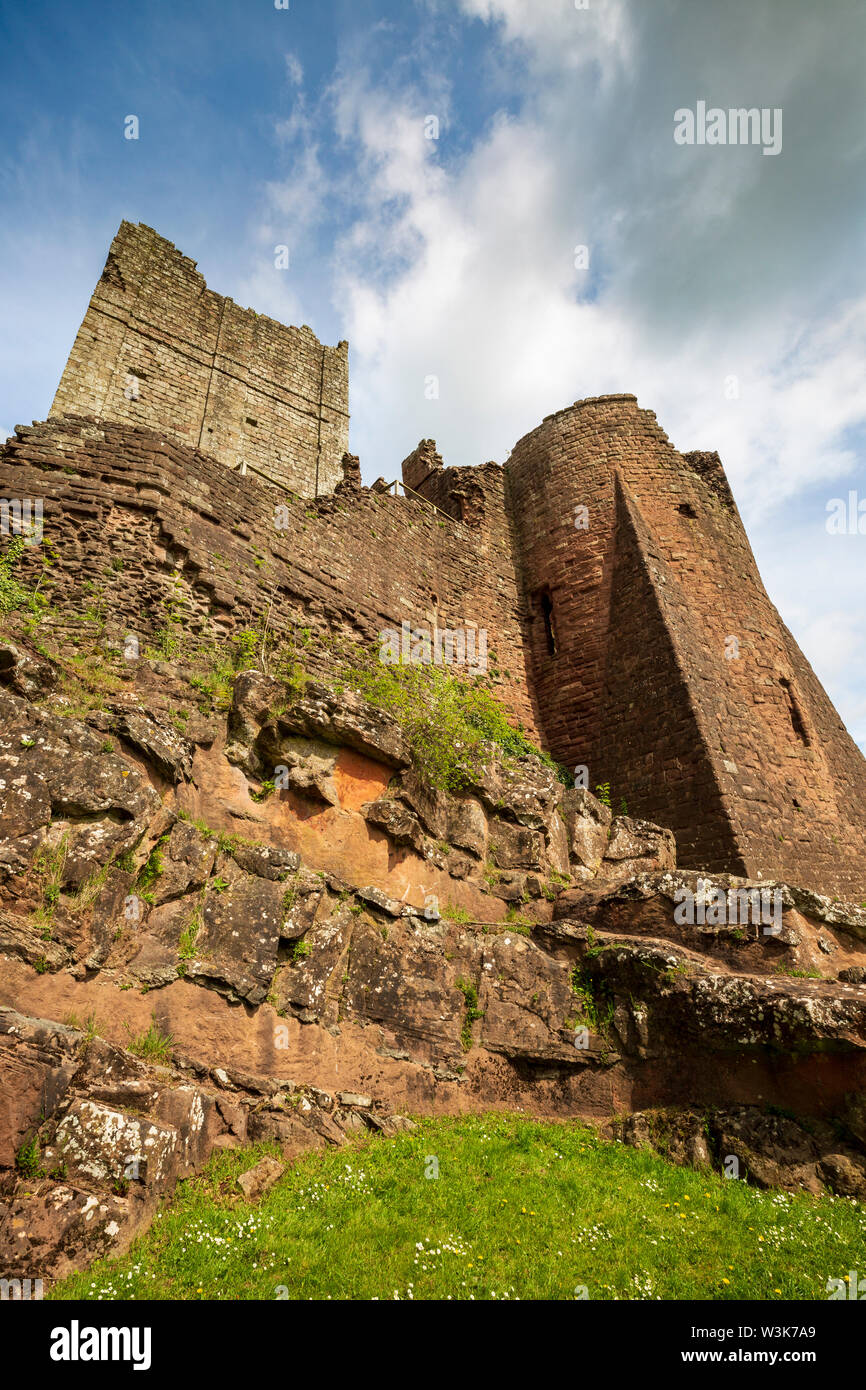 The keep of a medieval castle hi-res stock photography and images - Alamy