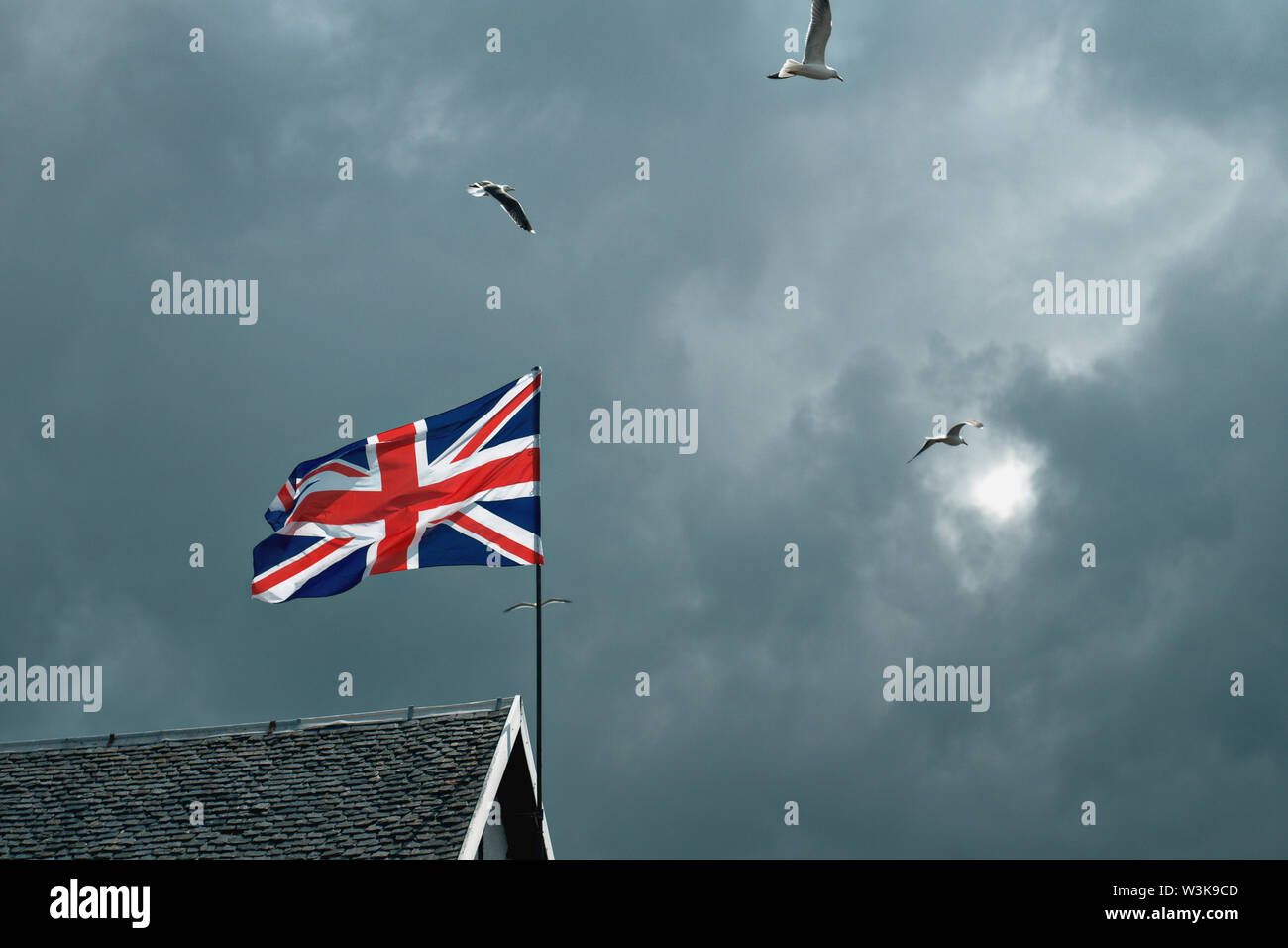 British flag fluttering hi-res stock photography and images - Alamy