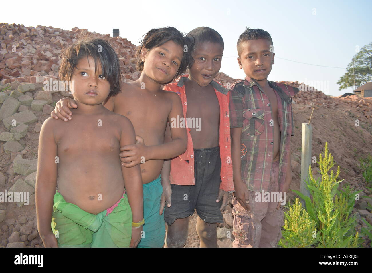 Poor child hi-res stock photography and images - Alamy