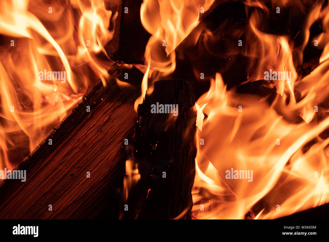 Detail of burning wood fire Stock Photo - Alamy
