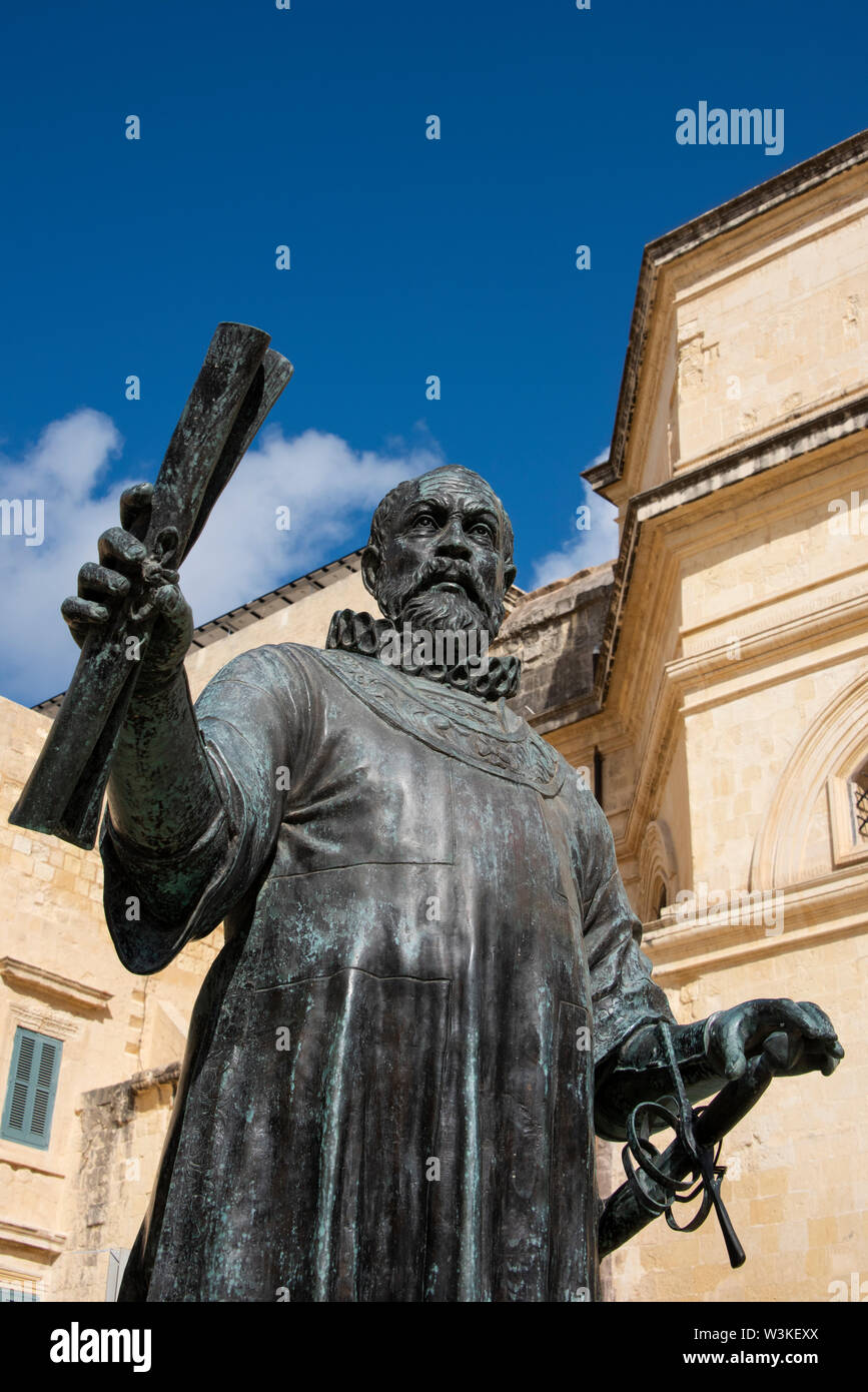 Statue jean de valette valletta hi-res stock photography and images - Alamy