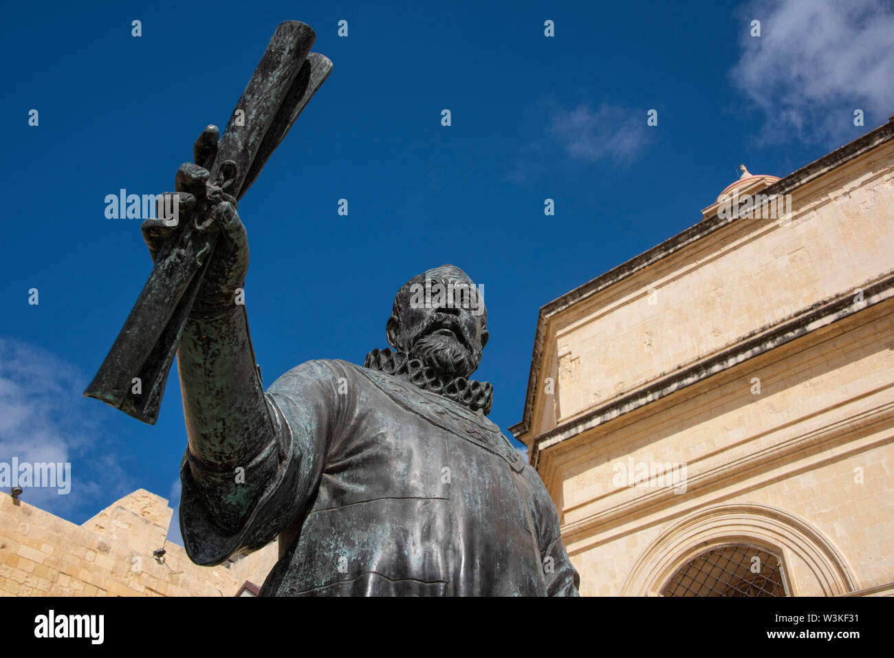 Statue jean de valette valletta hi-res stock photography and images - Alamy