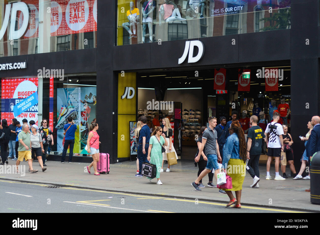 Jd sport hi-res stock photography and images - Alamy